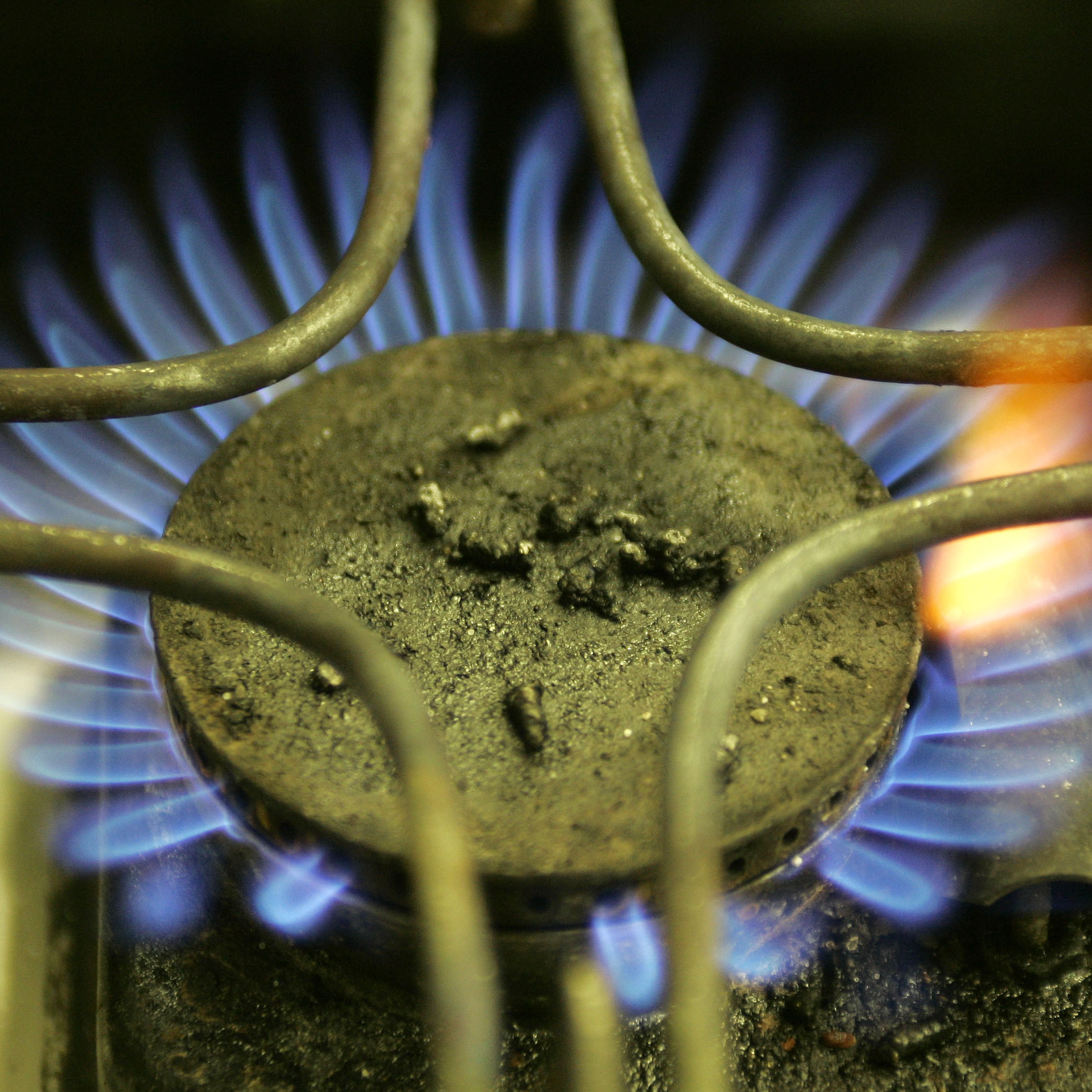 Elektrina, plyn aj teplo: Domácnosti si v novom roku priplatia za ...